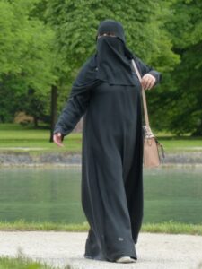 The Burqa: Examining the Full Body Covering Veil - mehkan.com