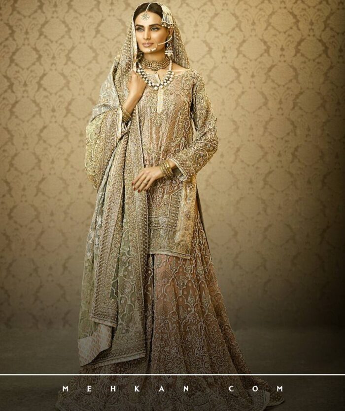 Traditional Dress: Pakistani Shalwar Kameez